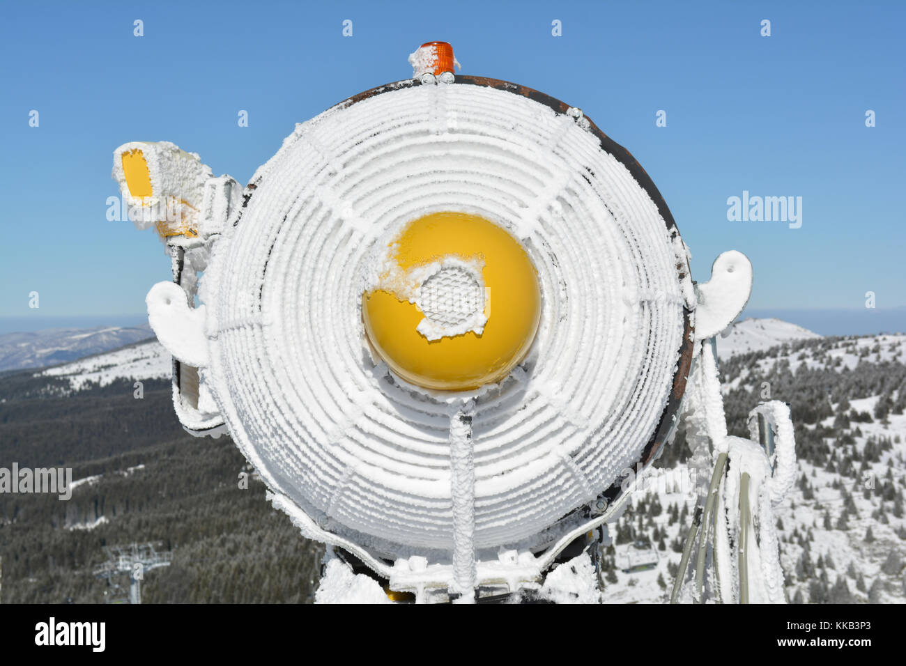 Snow gun hi-res stock photography and images - Alamy