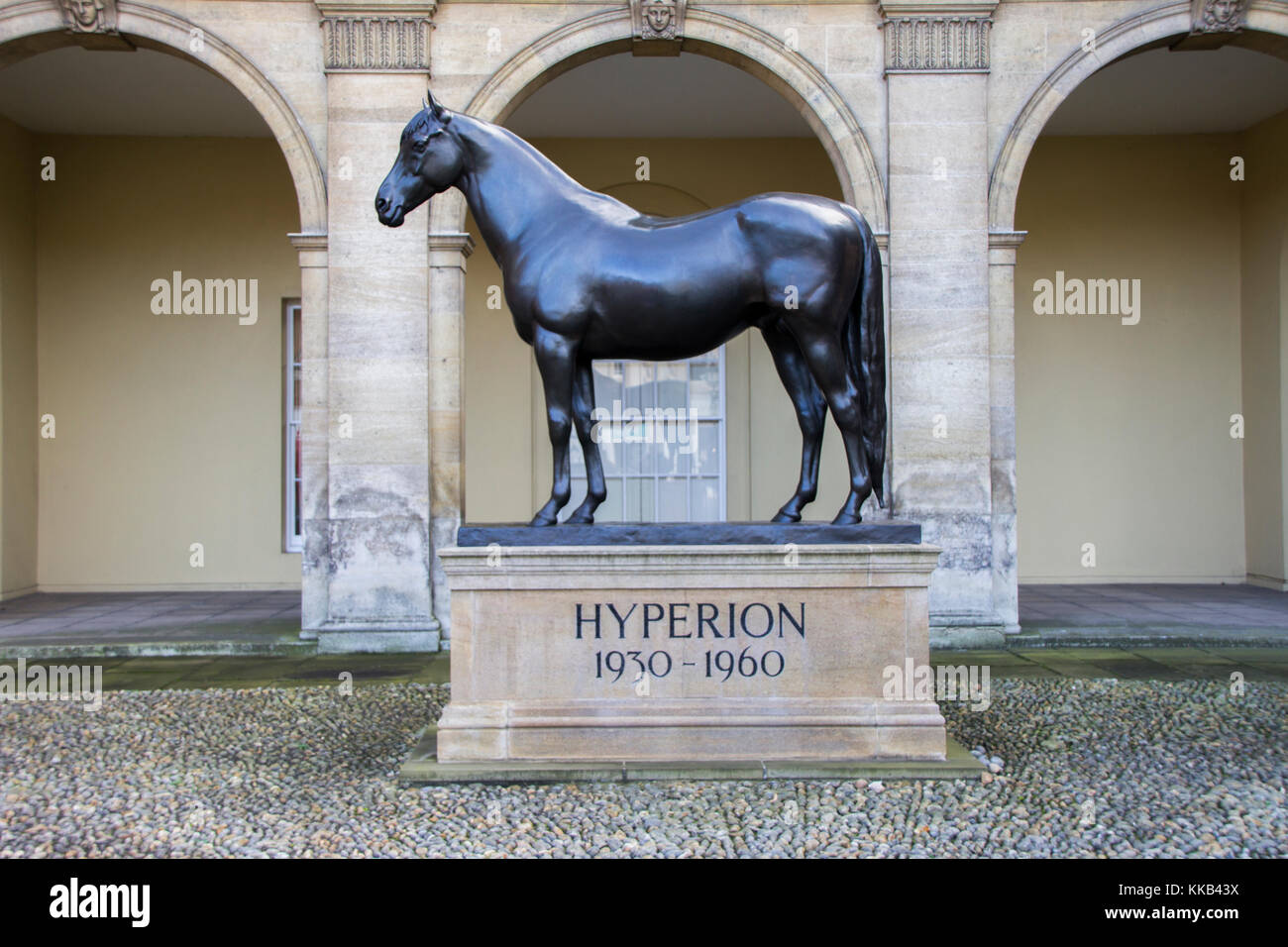 Hyperion statue 1930-1960. Newmarket. National Horseracing Museum Stock ...