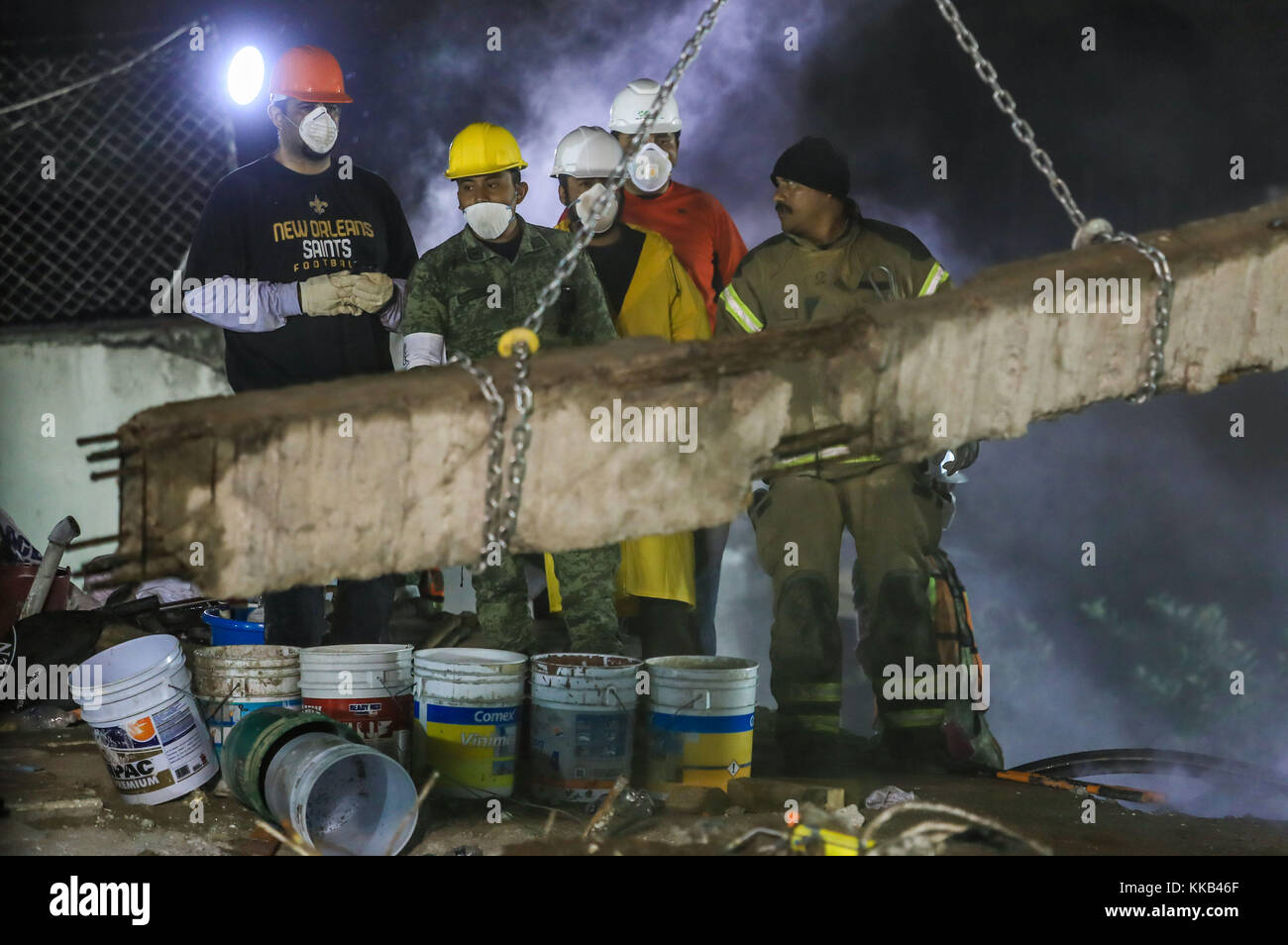 Earthquake Mexico 2017. Hundreds of thousands of Mexicans worked on ...
