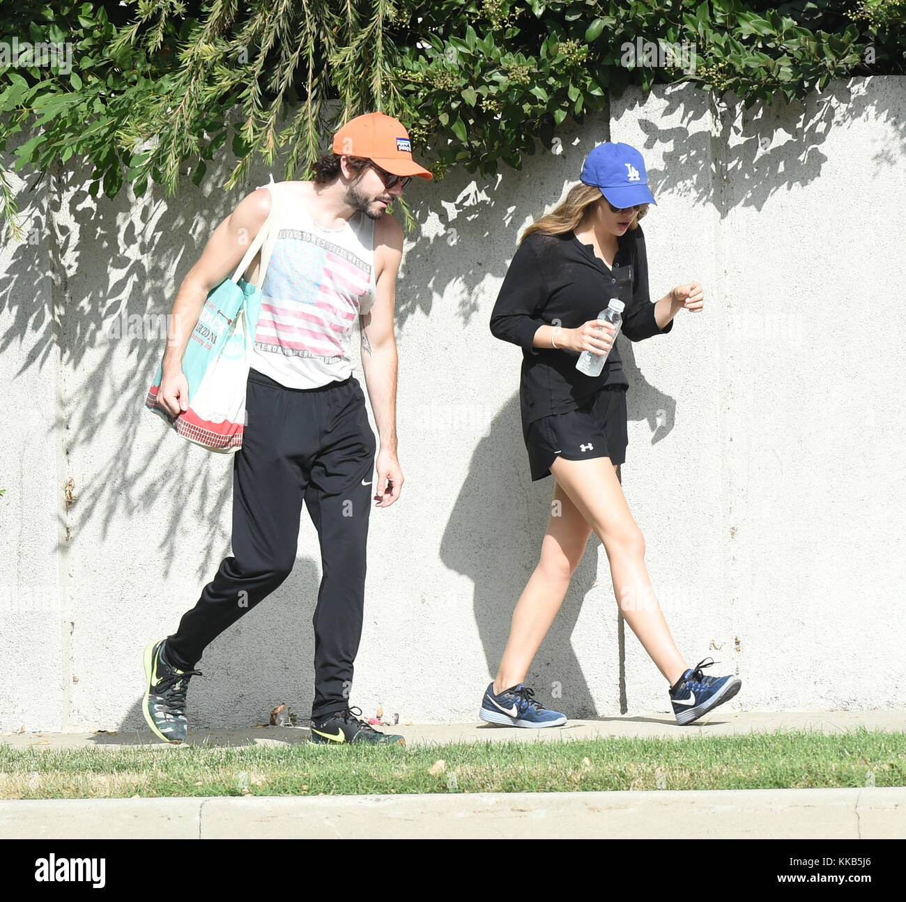 Elizabeth Olsen takes a long walk with her boyfriend Robbie Arnett ...