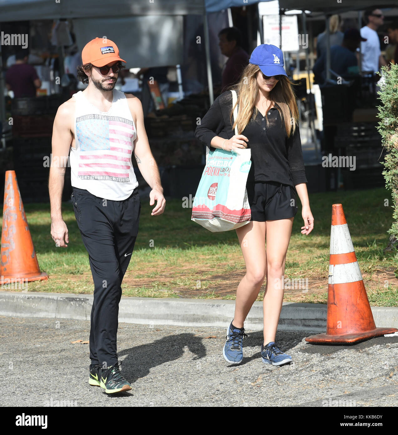Elizabeth Olsen goes to the Farmers Market with her boyfriend Robbie ...