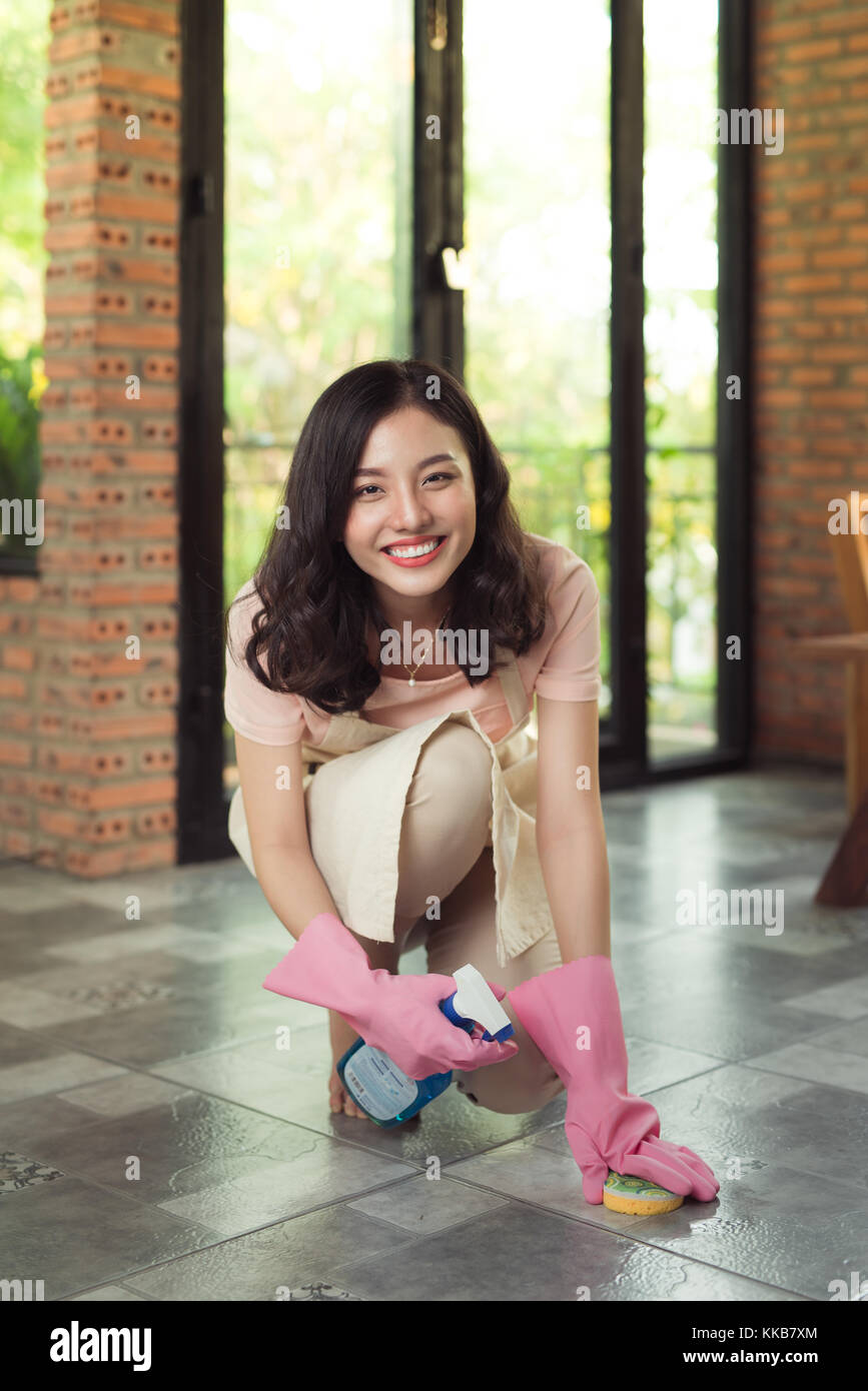 Beautiful asian woman housekeeping cleaning hi-res stock photography ...