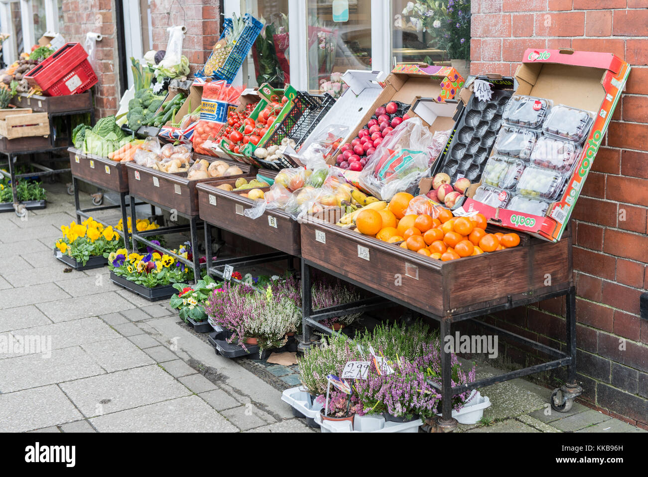 Grocery Shop Front Uk High Resolution Stock Photography and Images - Alamy
