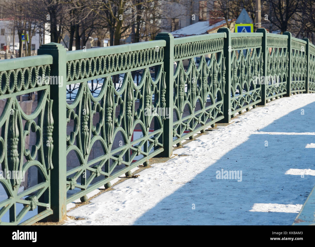 Bridge painted green hi-res stock photography and images - Alamy