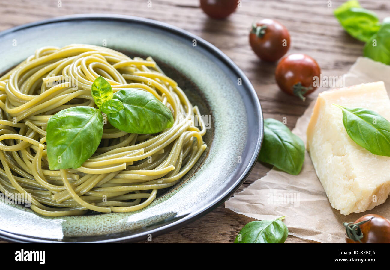 Portion of spaghetti with ingredients Stock Photo - Alamy