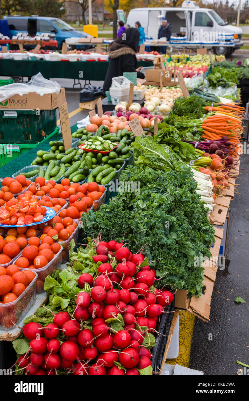 Farmers market vegetables hi-res stock photography and images - Alamy