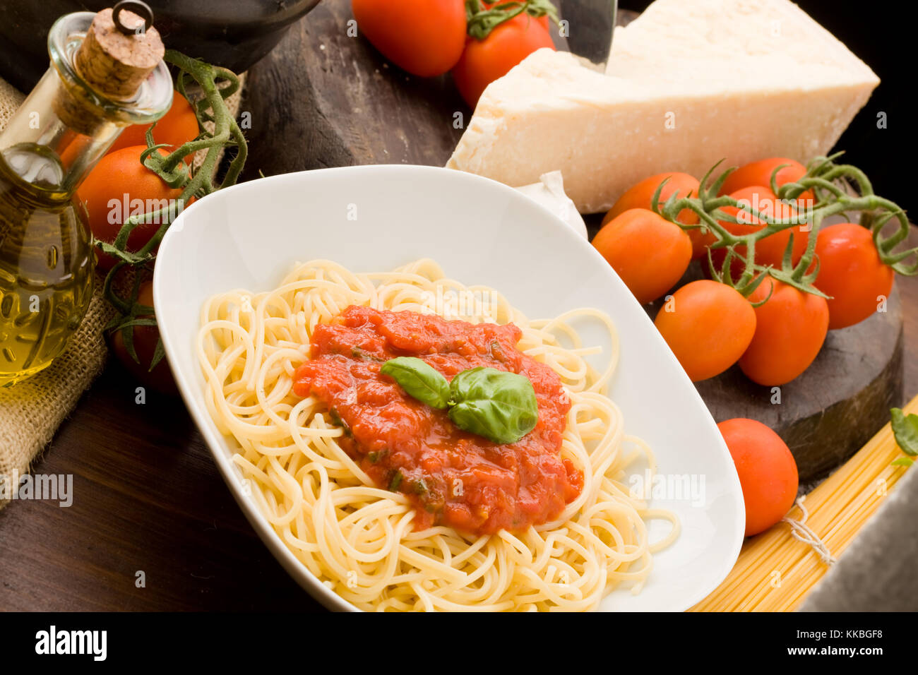 photo of italian spaghetti with tomatoe sauce and their ingredients ...