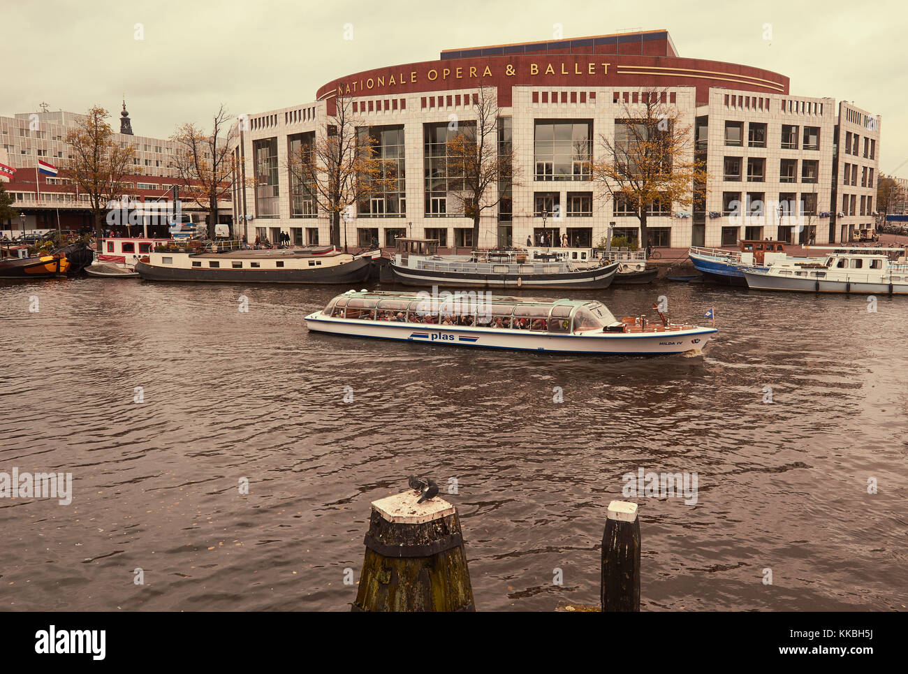 Nationale Opera and Ballet in the Stopera building by Wilhelm Holzbauer ...