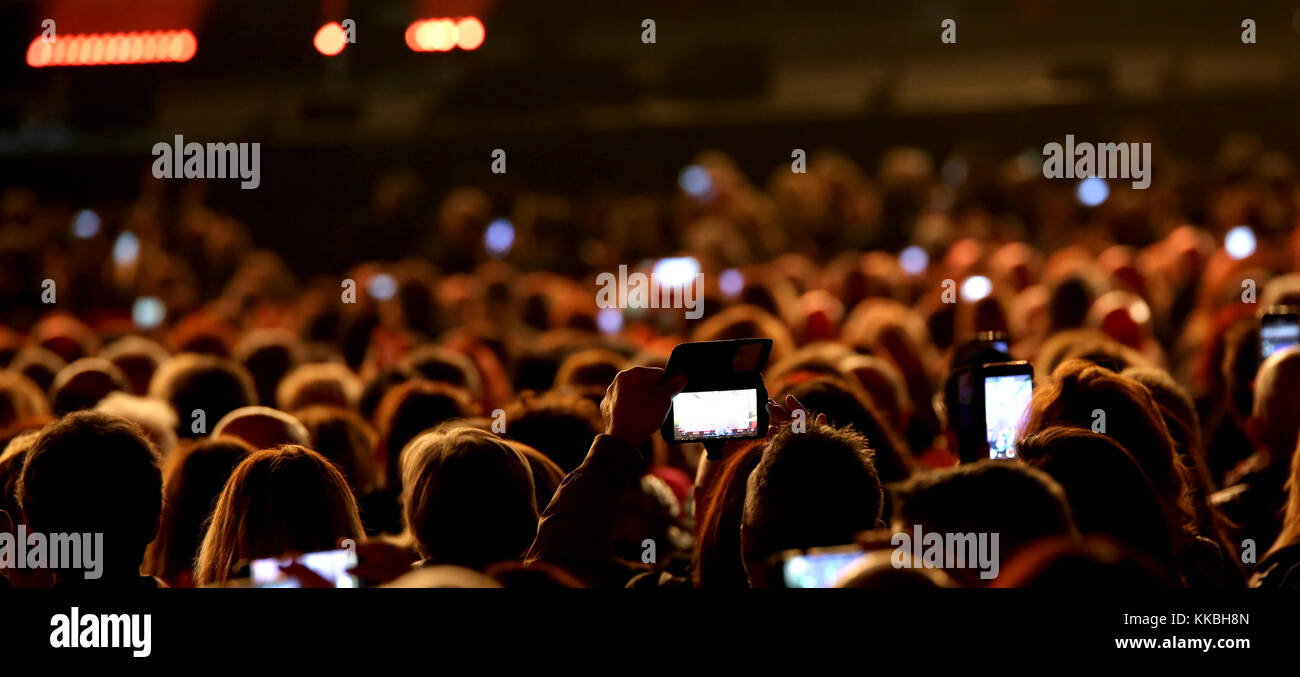 Smart phones public crowd hi-res stock photography and images - Alamy