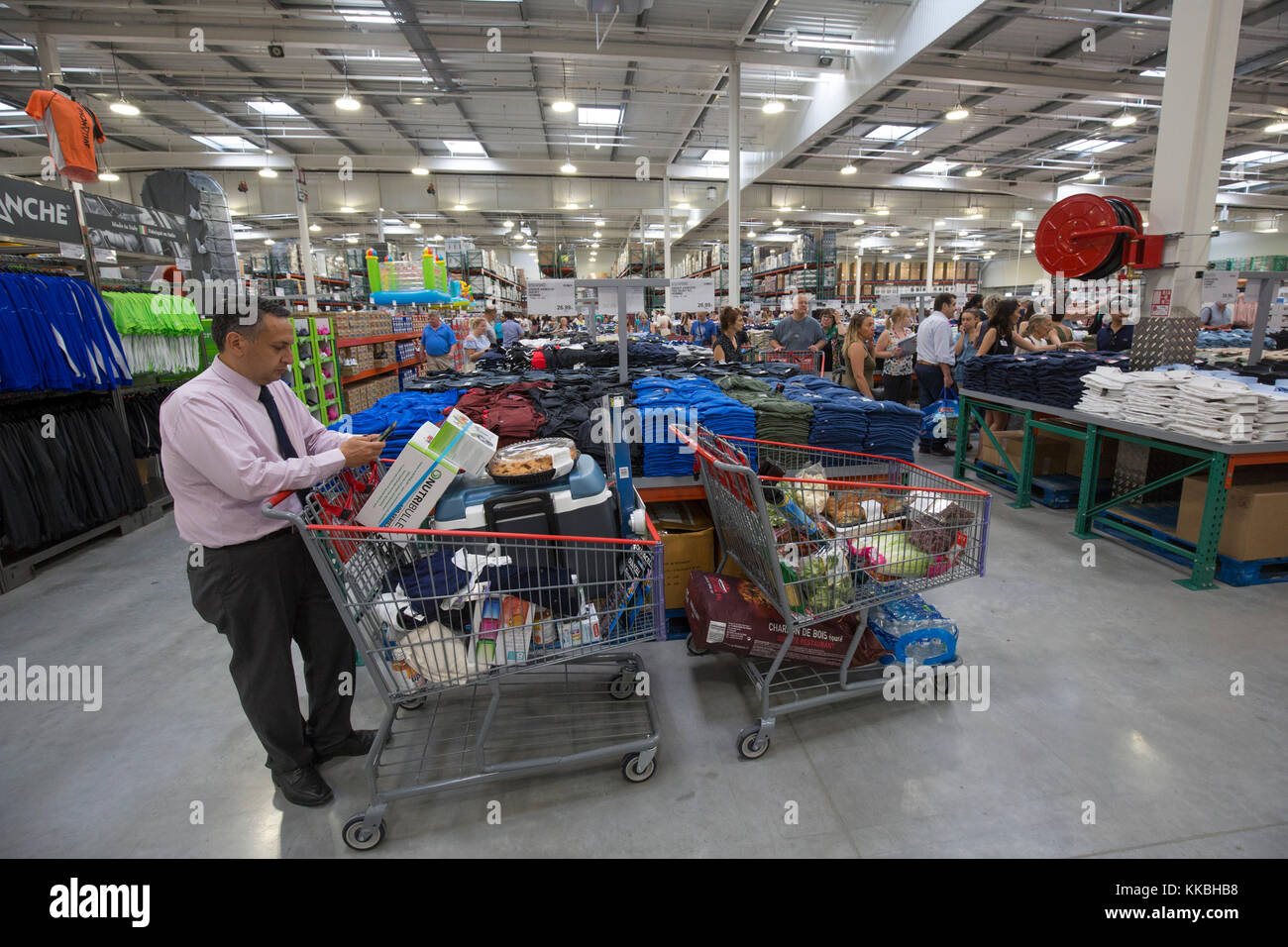 Costco grand opening hi-res stock photography and images - Alamy