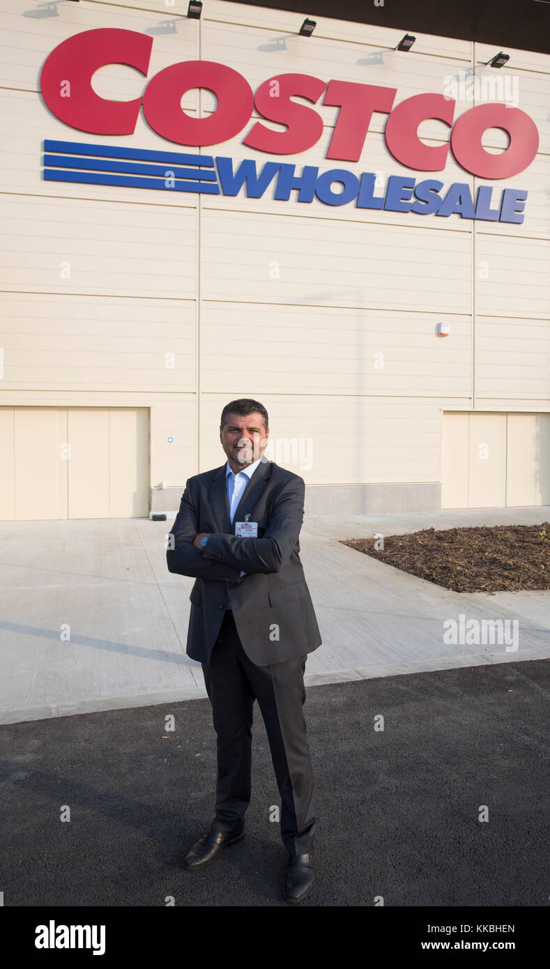 Costco france hi-res stock photography and images - Alamy