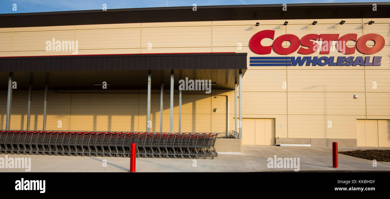 Costco grand opening hi-res stock photography and images - Alamy