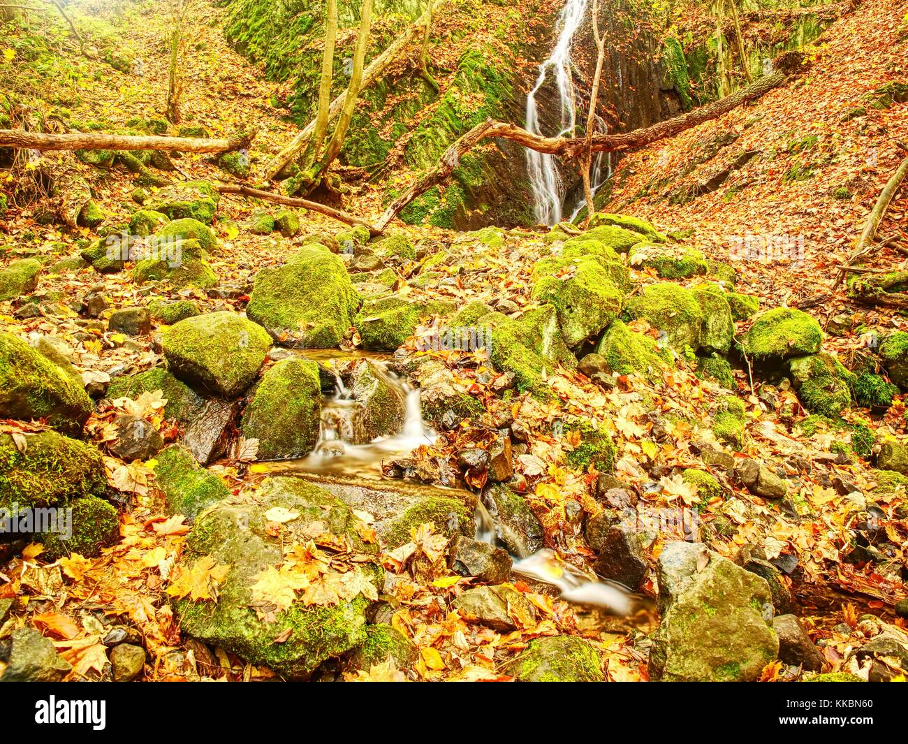Waterfall flow water broken stones hi-res stock photography and images ...