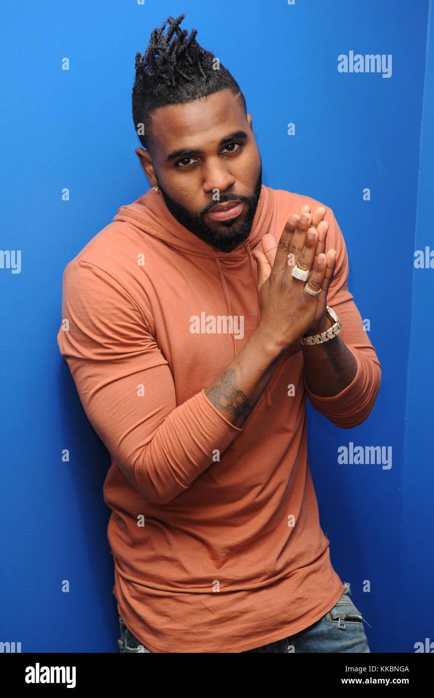 Jason derulo poses for a portrait at radio station y 100 hi-res stock ...