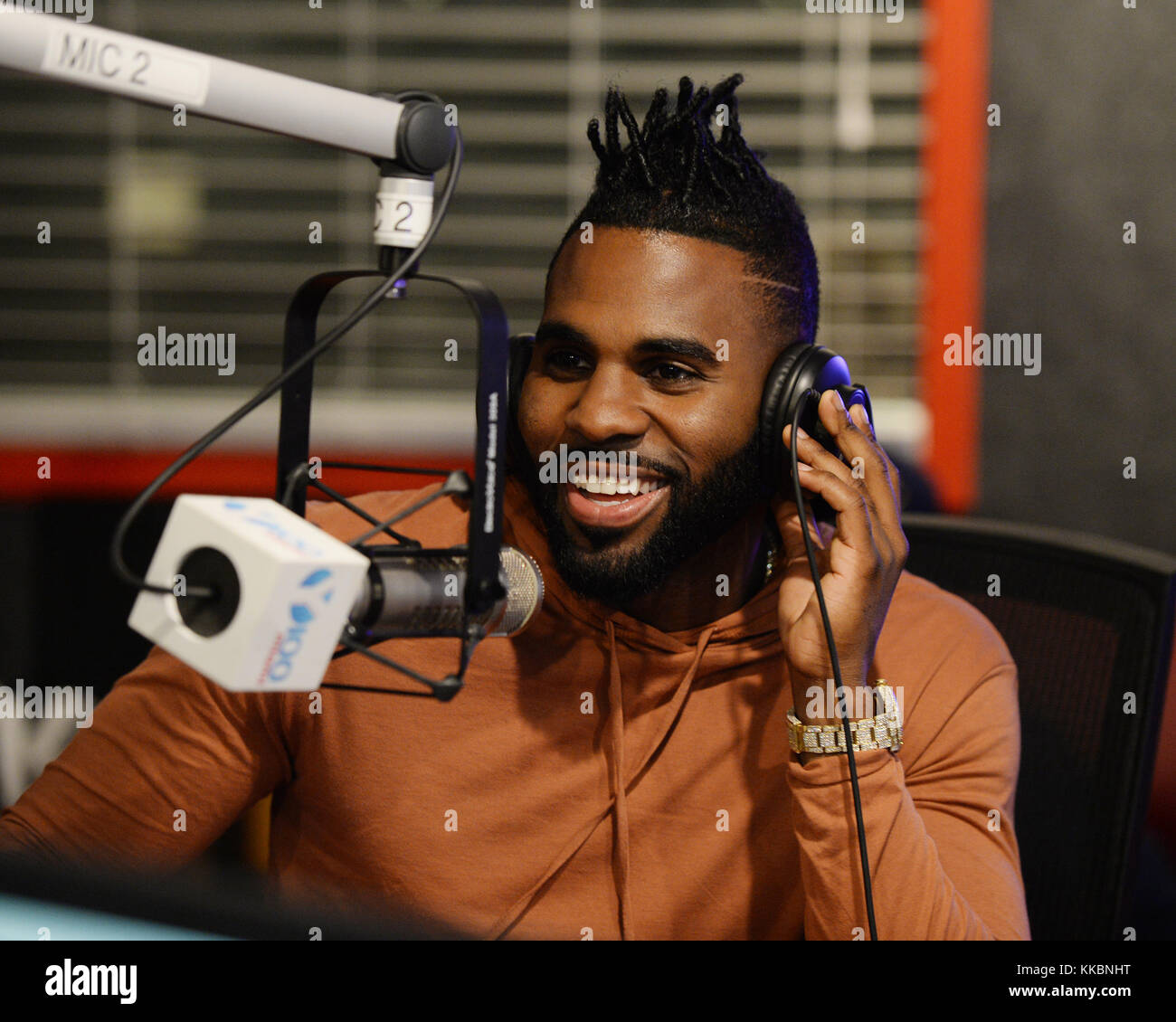 Jason derulo poses for a portrait at radio station y 100 hi-res stock ...