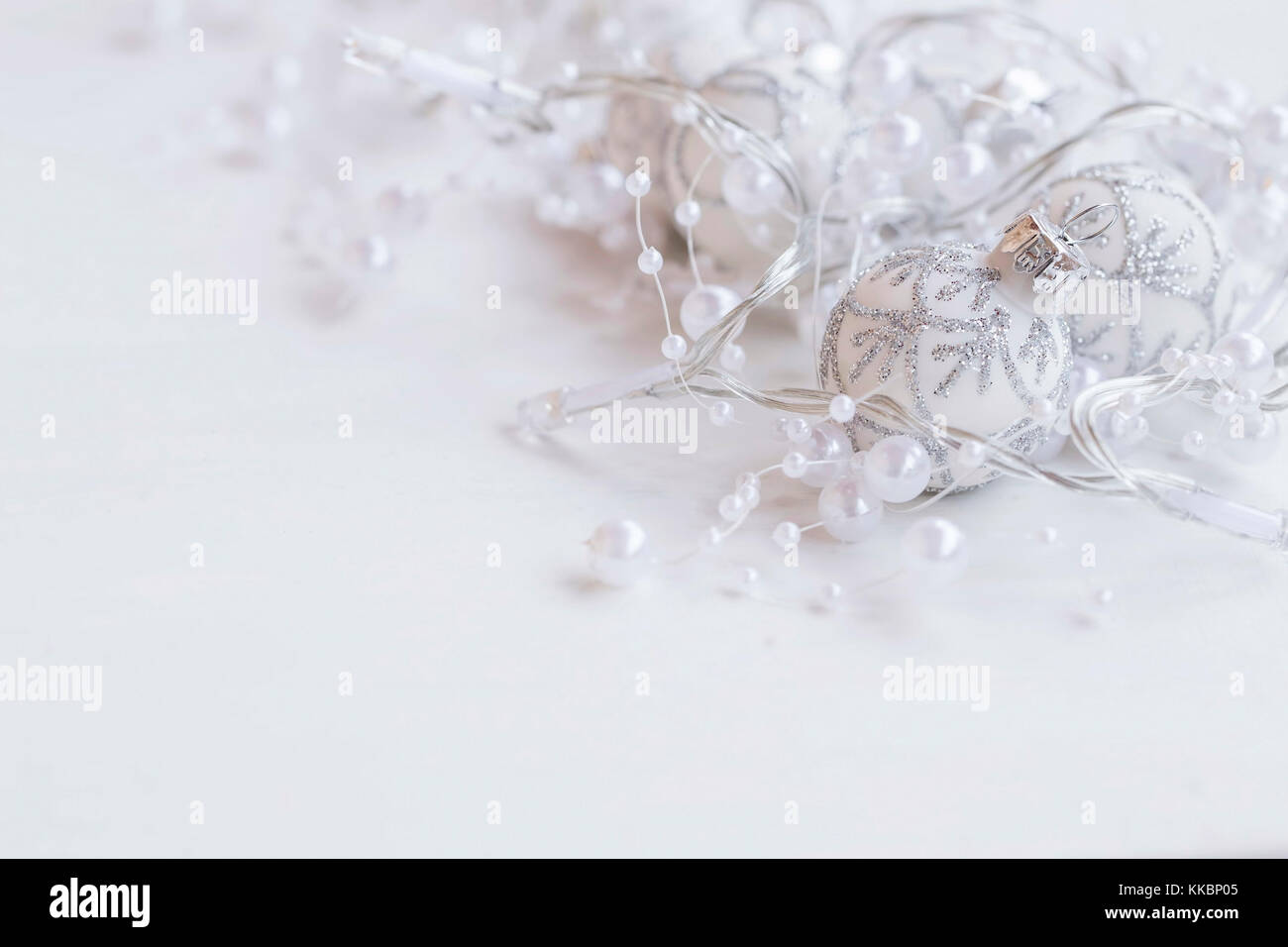 Pearls christmas decorations hi-res stock photography and images - Alamy