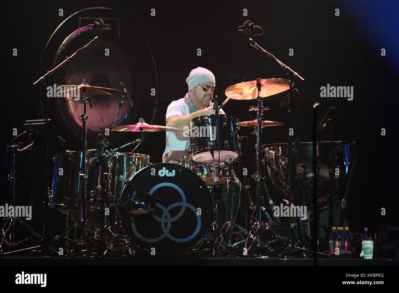 Jason bonham drums hi-res stock photography and images - Alamy