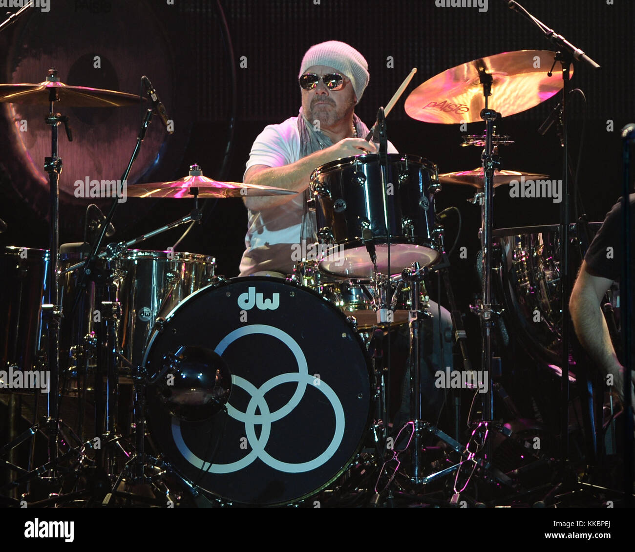 Jason bonham drums hi-res stock photography and images - Alamy