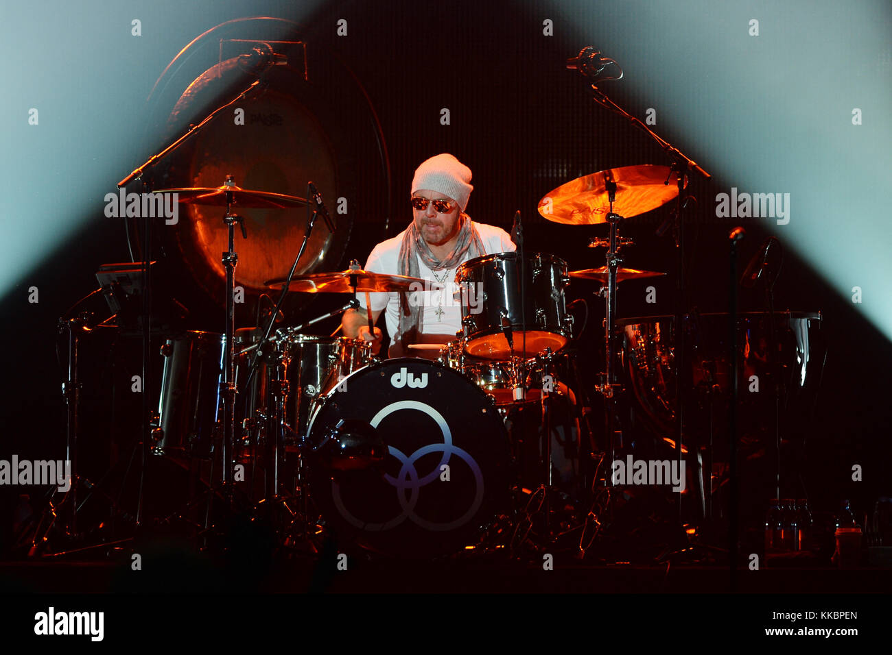 Jason bonham drums hi-res stock photography and images - Alamy