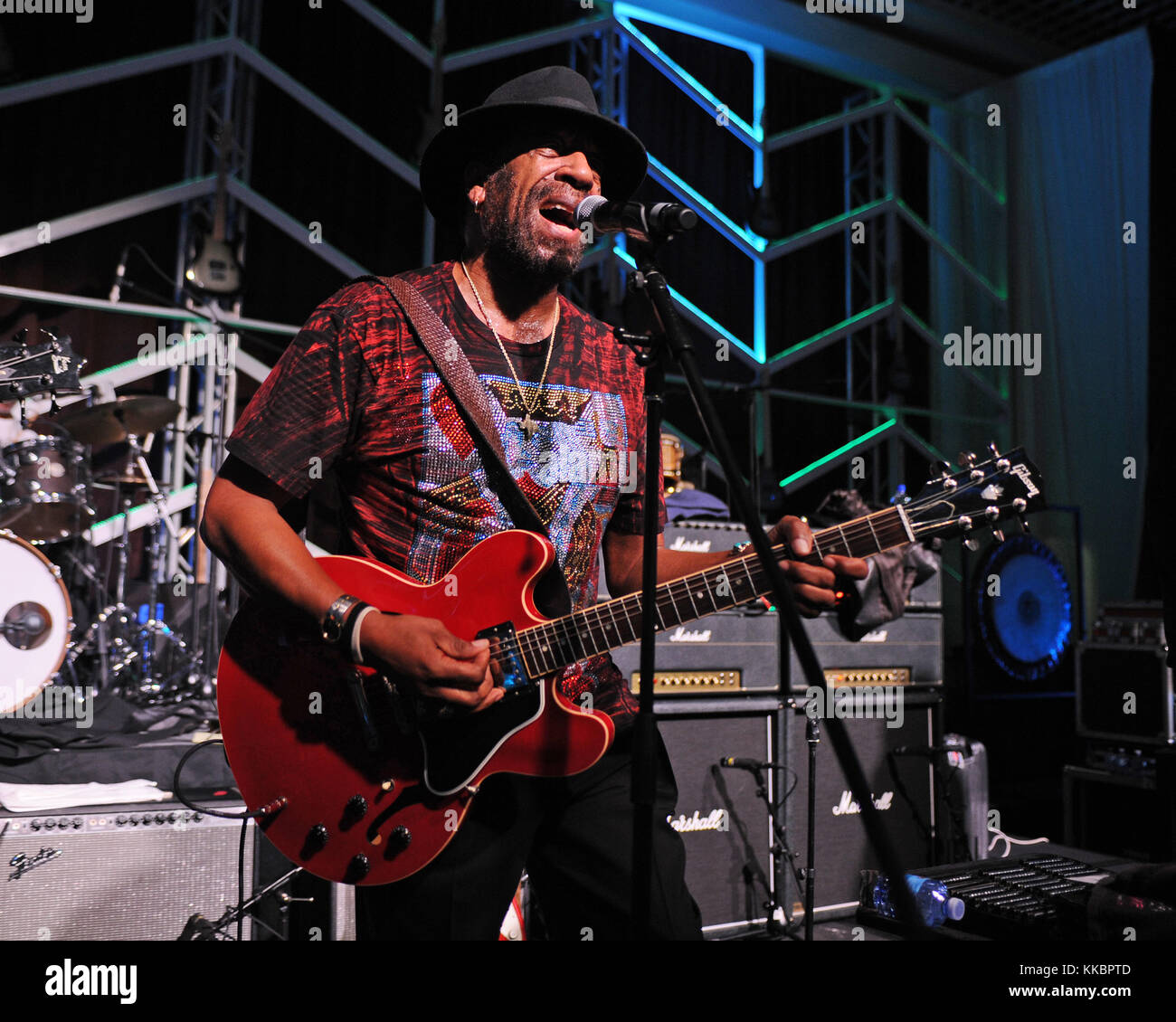 HOLLYWOOD FL - FEBRUARY 06: Howard E. Scott and Lee Oskar of The ...