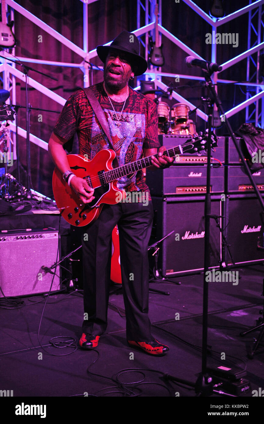 HOLLYWOOD FL - FEBRUARY 06: Howard E. Scott and Lee Oskar of The ...