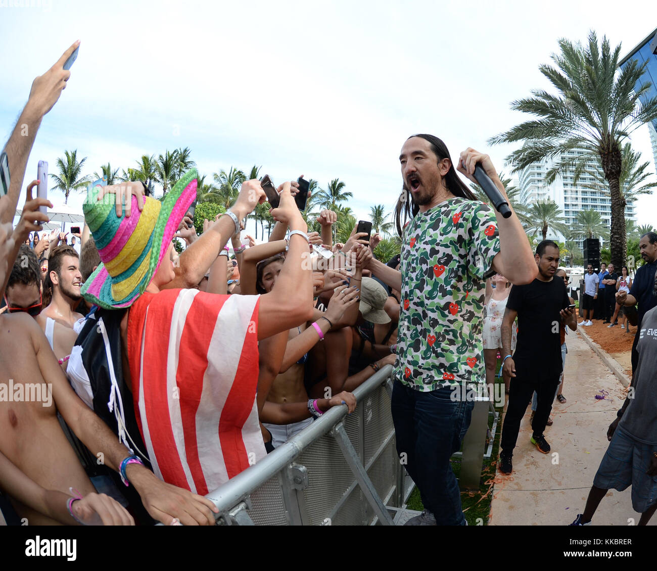 MIAMI BEACH, FL - AUGUST 13: Steve Aoki performs during the I Heart ...
