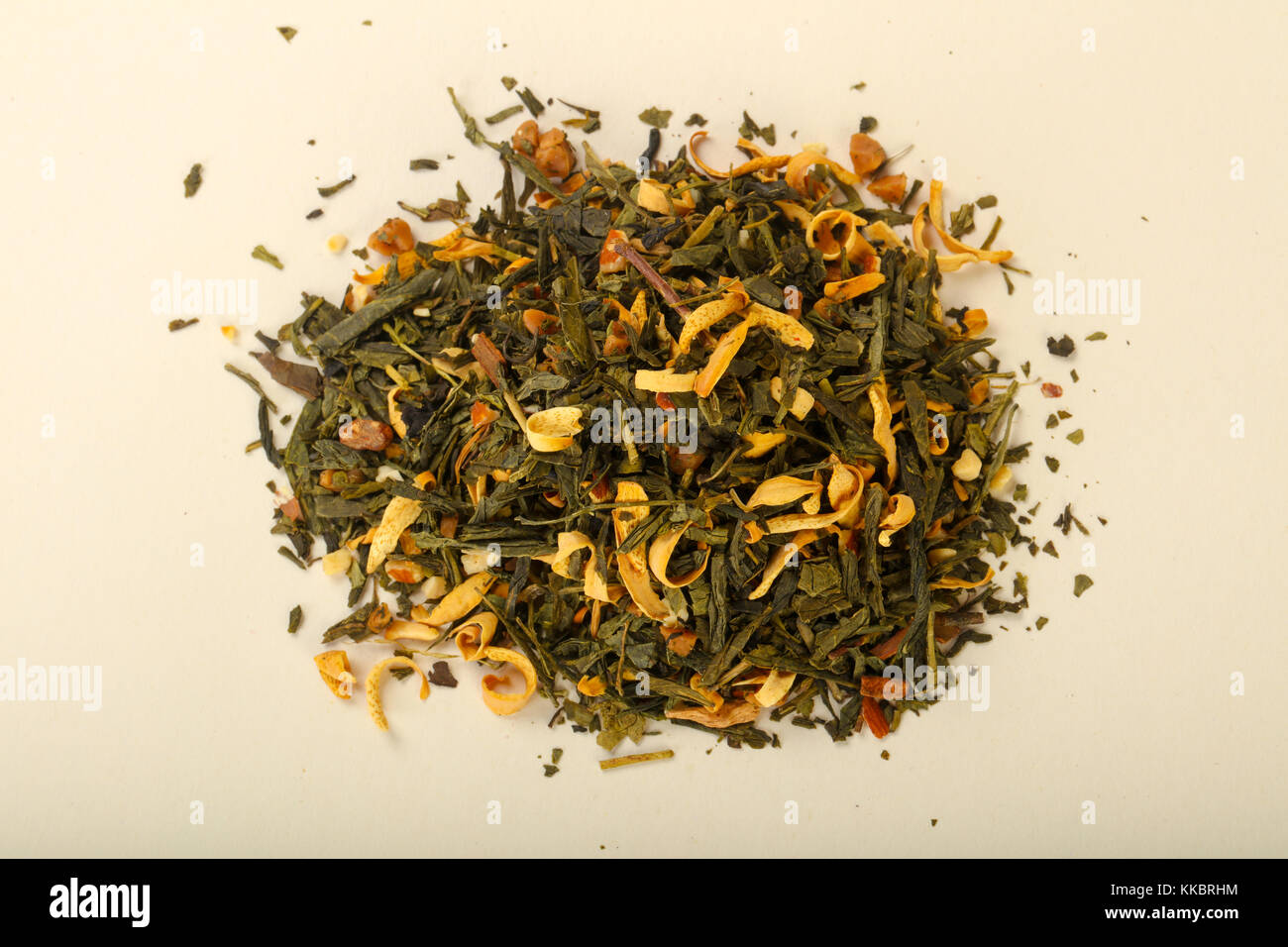 Aroma tea heap with fruit, berries and herbs Stock Photo - Alamy