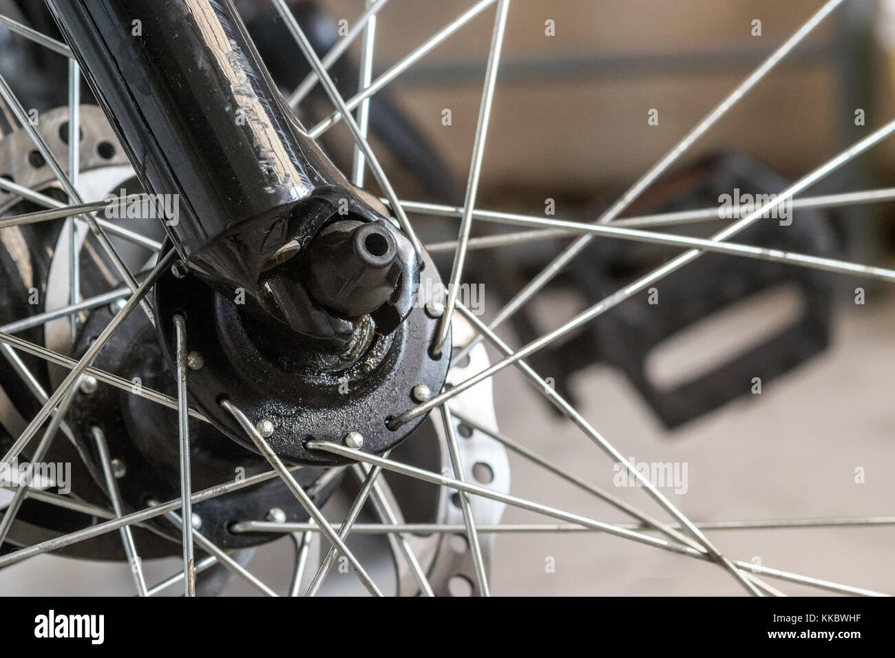 Black bicycle wheel hi-res stock photography and images - Alamy