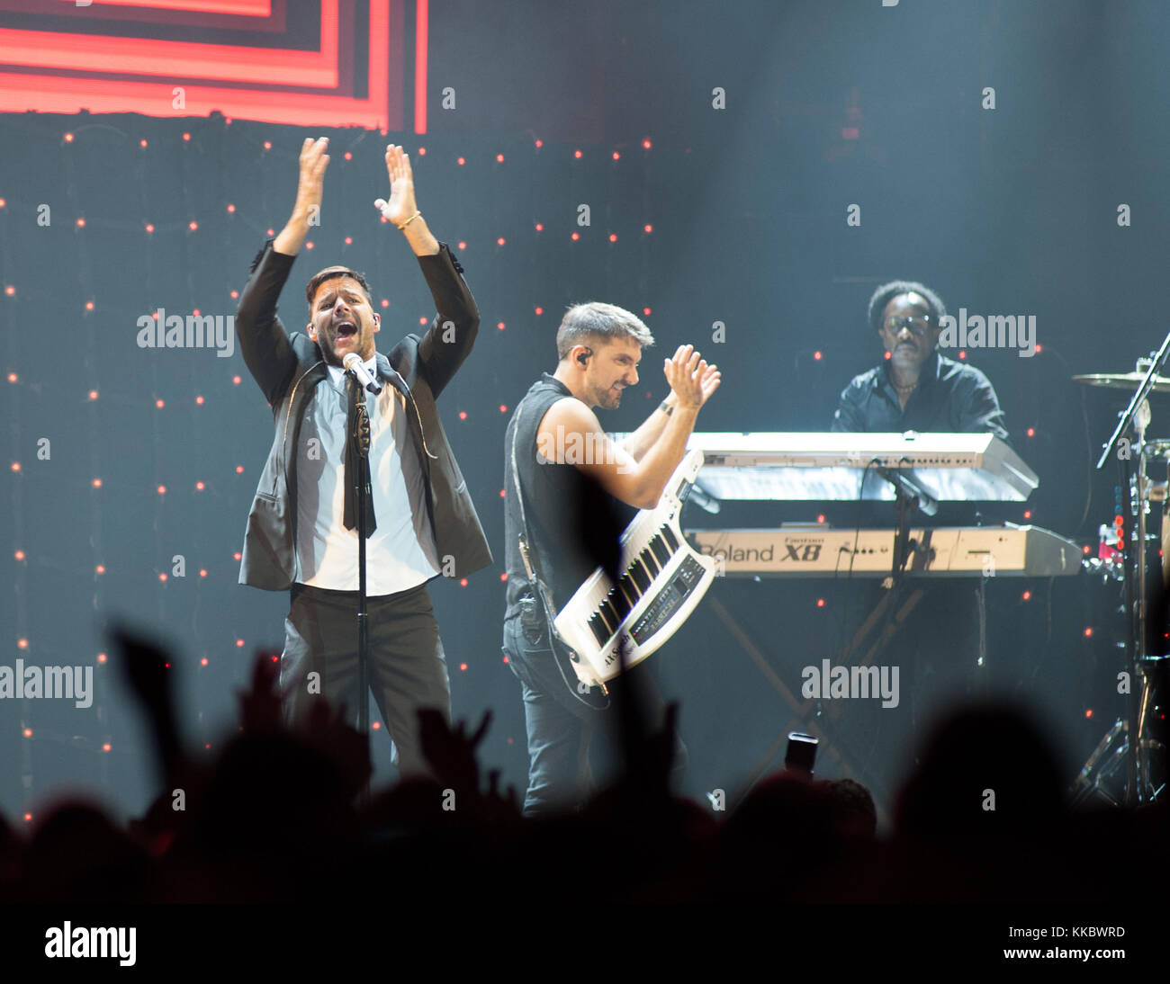 HOLLYWOOD FL - AUGUST 01: Ricky Martin Performs On The One World Tour ...