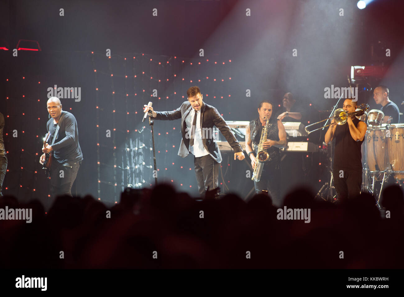HOLLYWOOD FL - AUGUST 01: Ricky Martin Performs On The One World Tour ...