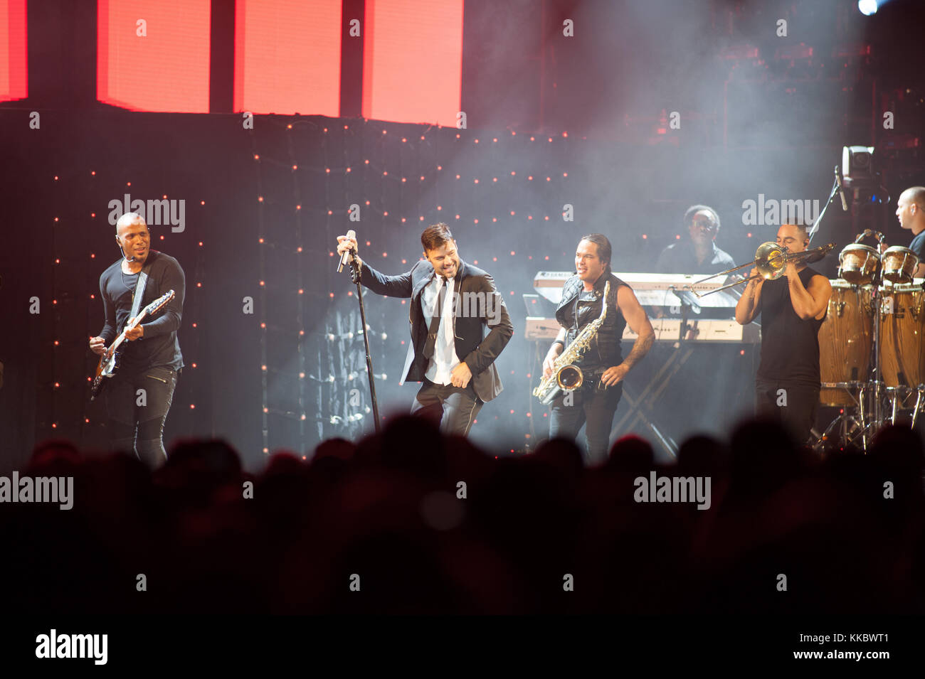 HOLLYWOOD FL - AUGUST 01: Ricky Martin Performs On The One World Tour ...