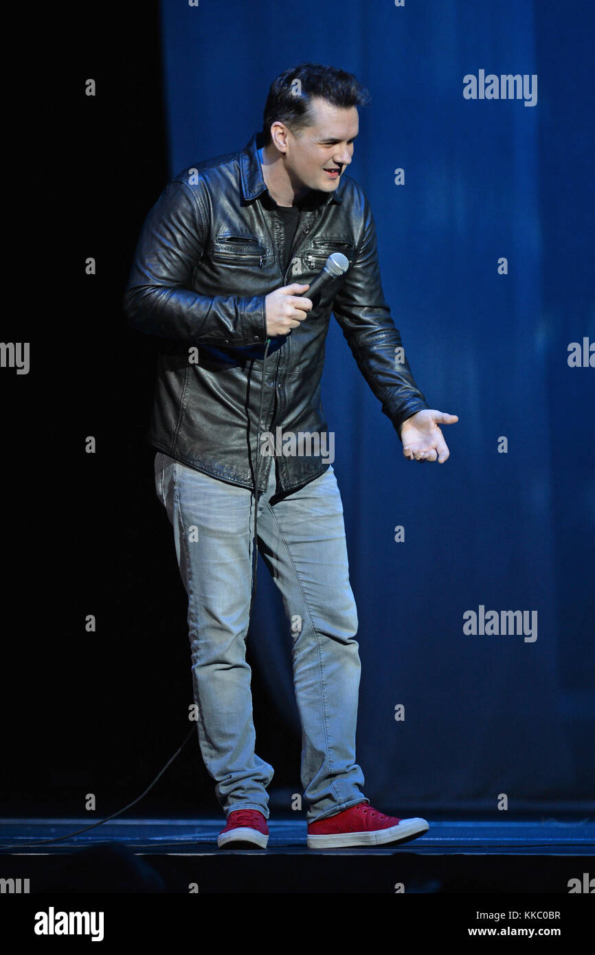 Jim jefferies comedian hi-res stock photography and images - Alamy