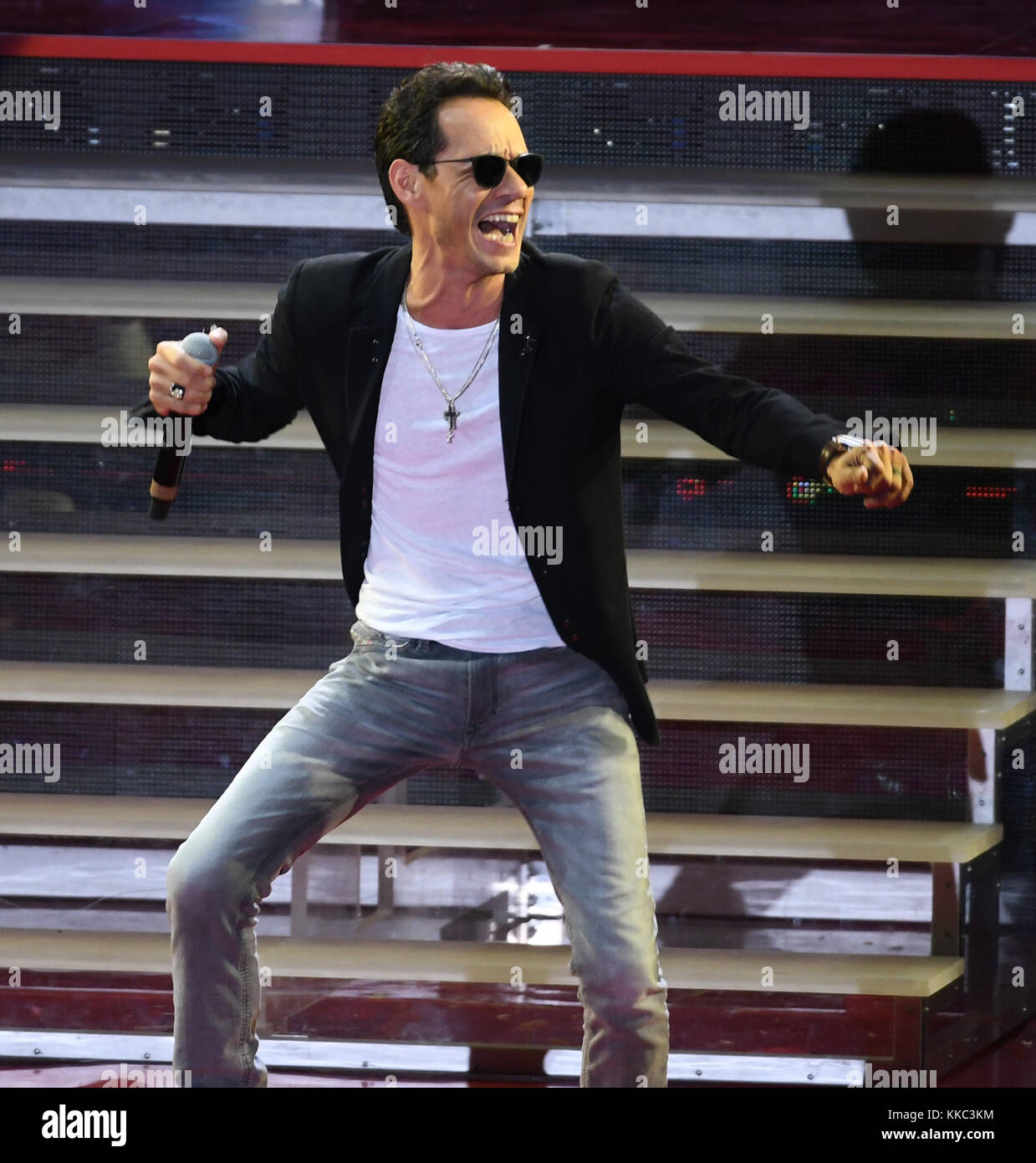 MIAMI, FL - OCTOBER 29: Marc Anthony performs on stage at the Jennifer ...