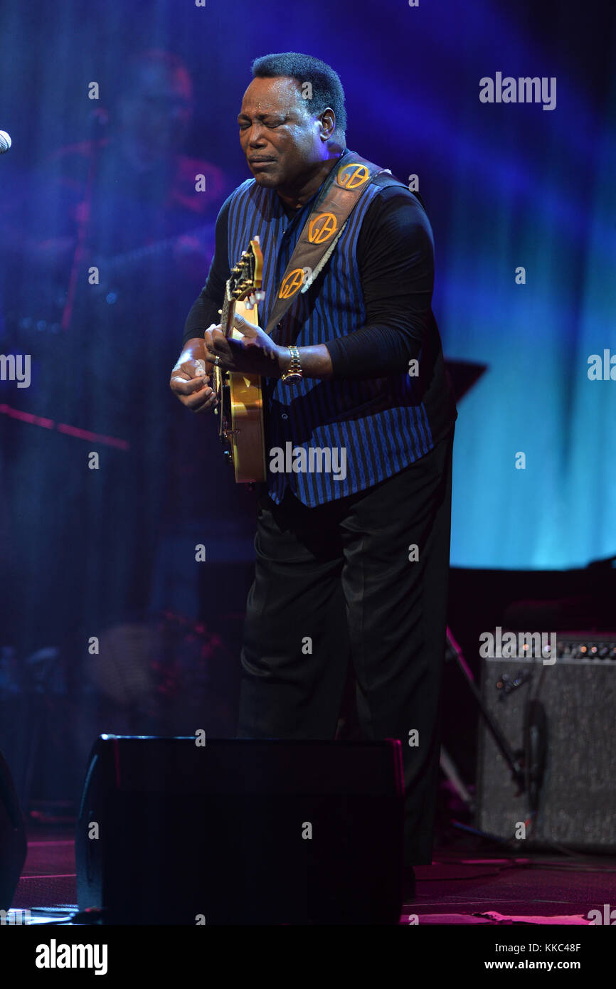 HOLLYWOOD FL - MAY 10: George Benson performs at Hard Rock Live held at ...