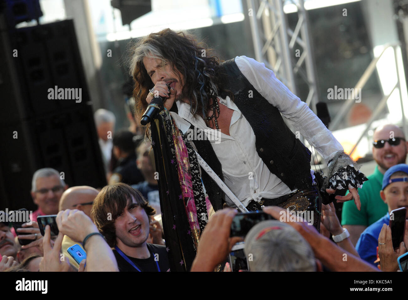 NEW YORK, NY - JUNE 24: Singer-songwriter Steven Tyler and the band ...