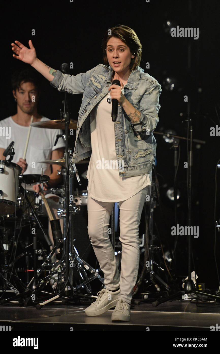 Sara quin hi-res stock photography and images - Alamy