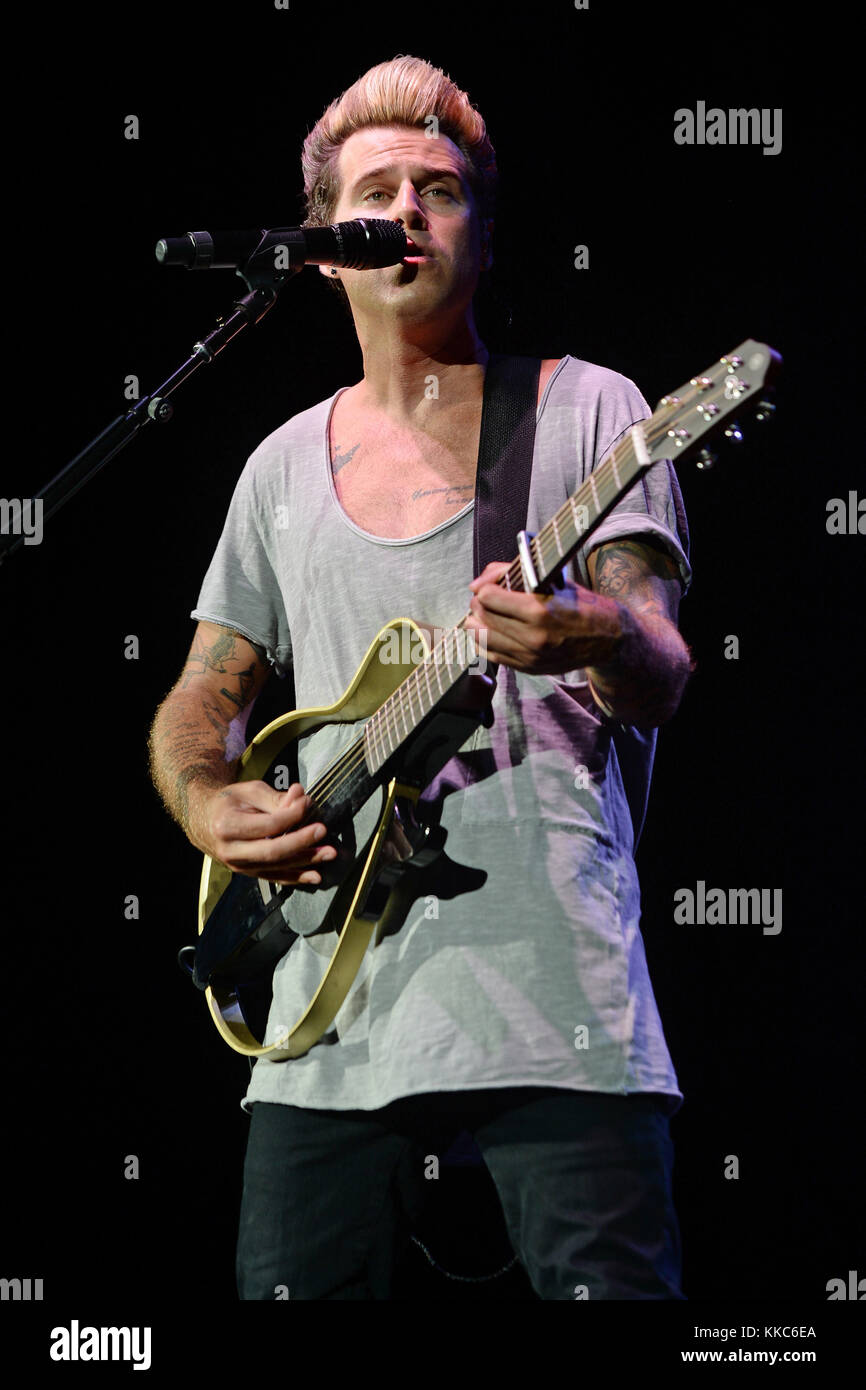 WEST PALM BEACH, FL - JULY 16: Ryan Cabrera performs at The Perfect ...