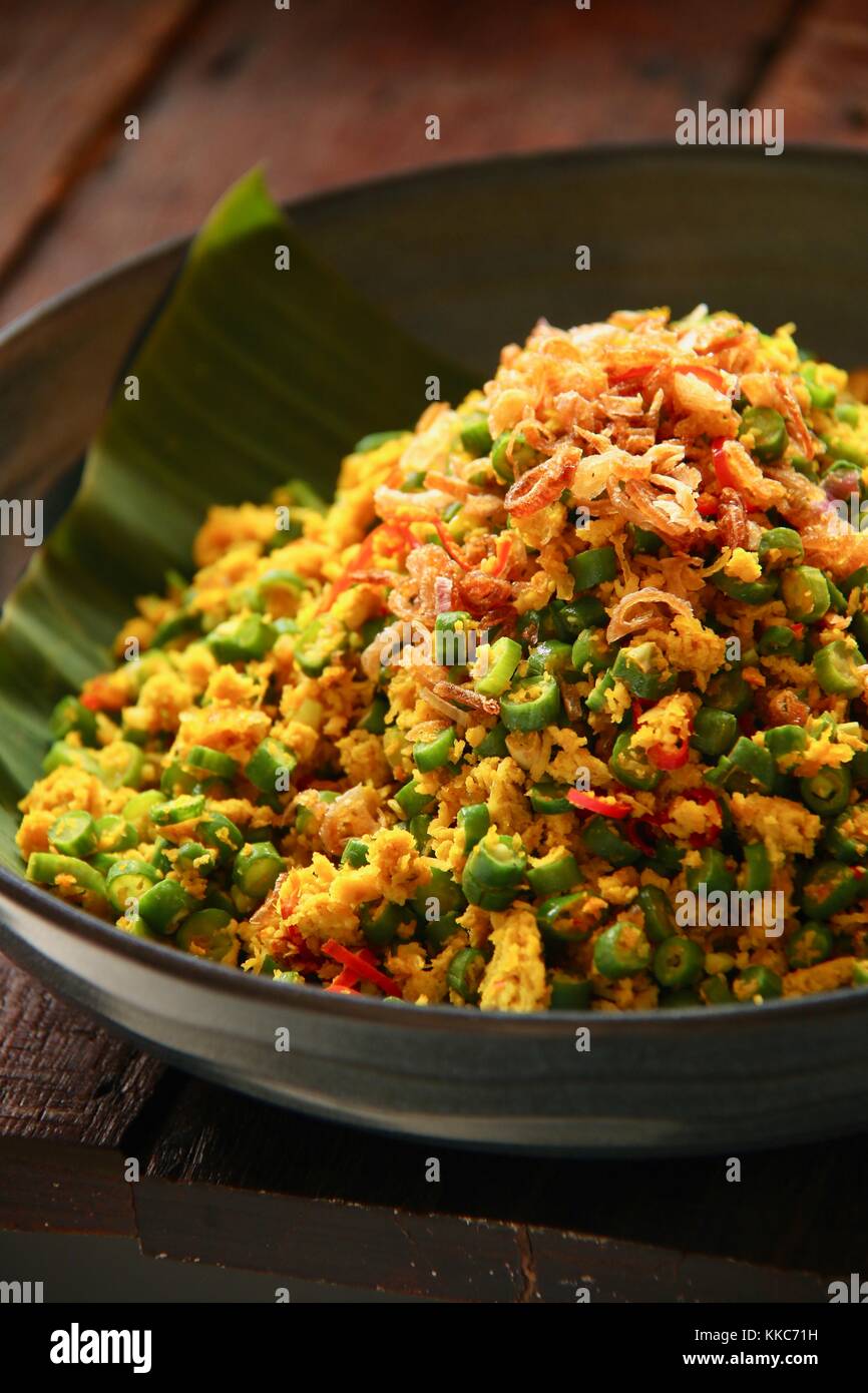 Lawar Ayam. Balinese salad of Long Beans and Chicken with Toasted ...