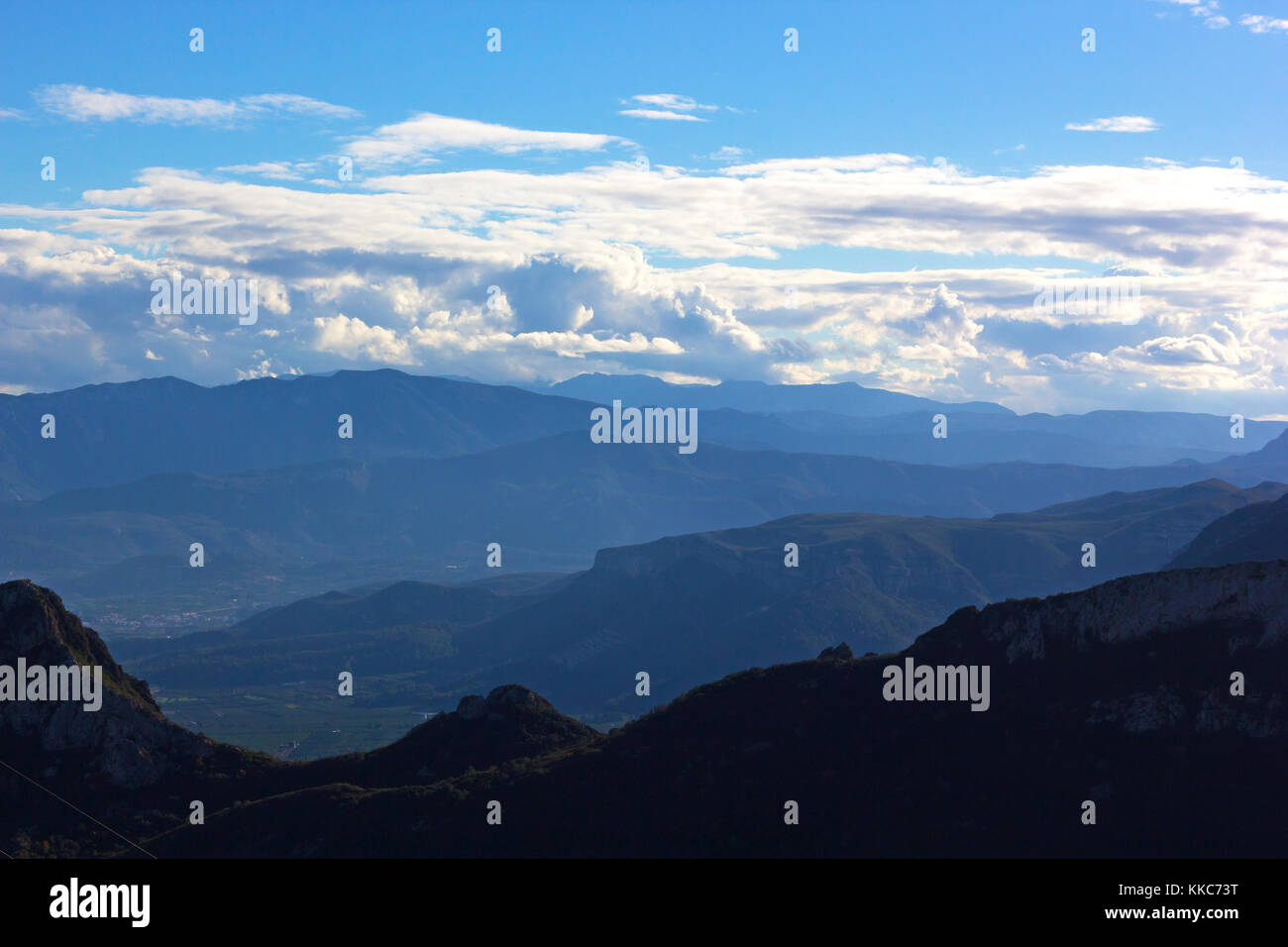 Horizon over mountains hi-res stock photography and images - Alamy