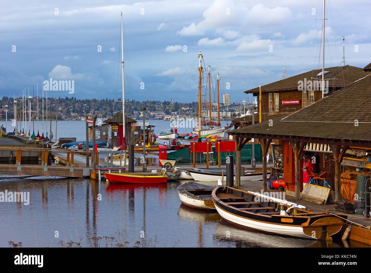 Seattle lake union house hi-res stock photography and images - Alamy