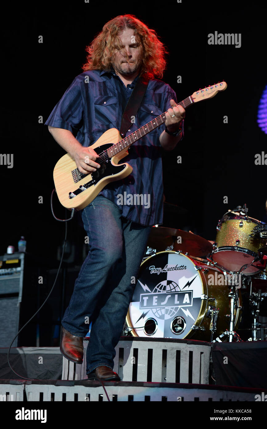 Frank hannon tesla hi-res stock photography and images - Alamy