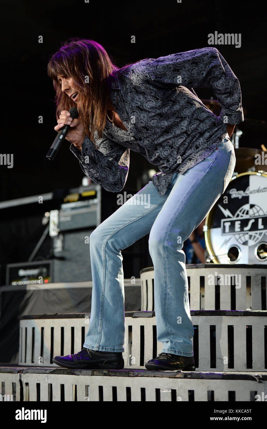 WEST PALM BEACH, FL - JUNE 25: Jeff Keith of Tesla performs at The ...
