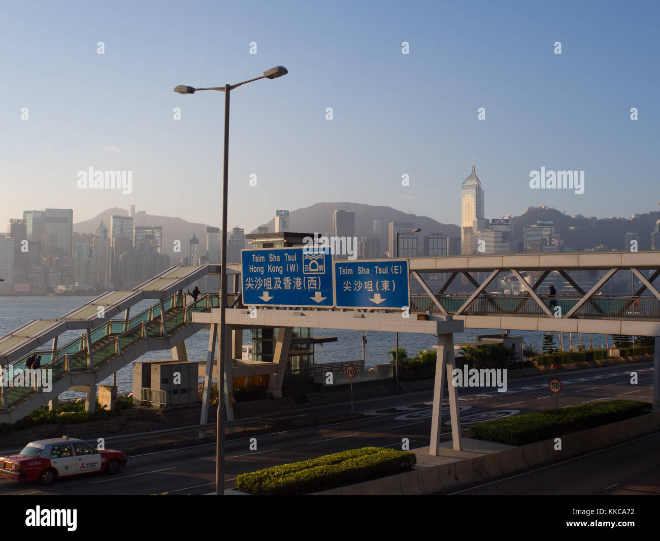 Footbridge over road hi-res stock photography and images - Alamy