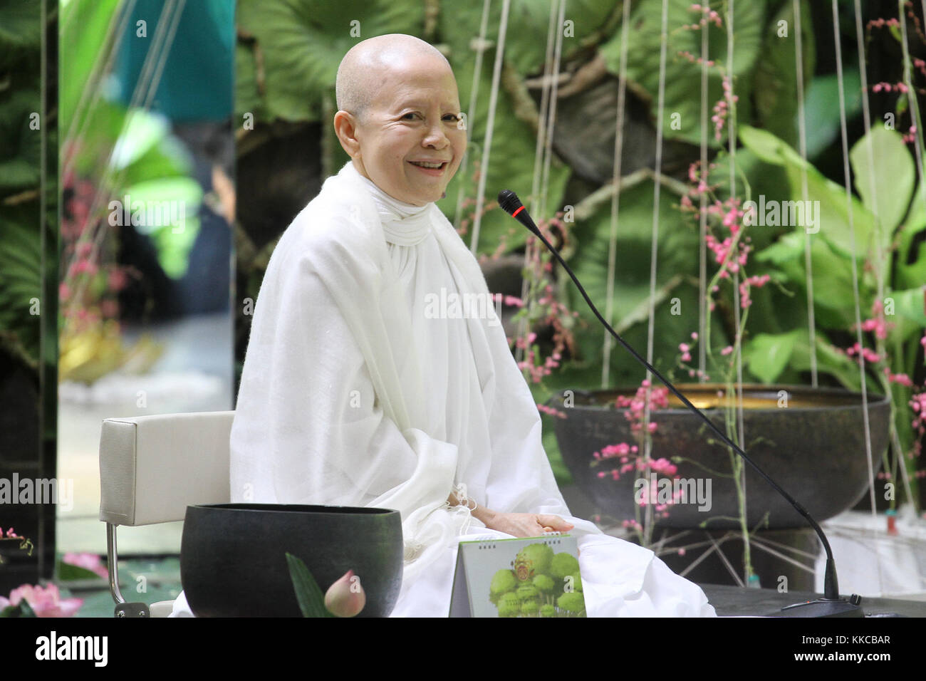 Mae chee sansanee sthirasuta hi-res stock photography and images - Alamy