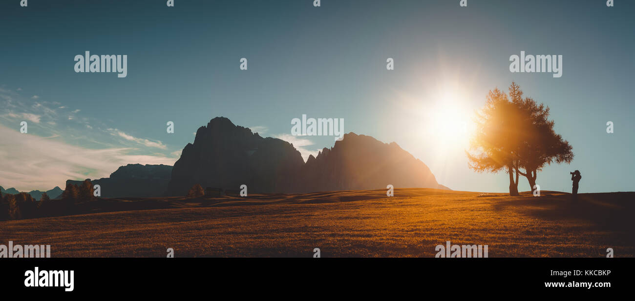 Autumn sunrise scenery with small alpine building and Odle - Geisler ...