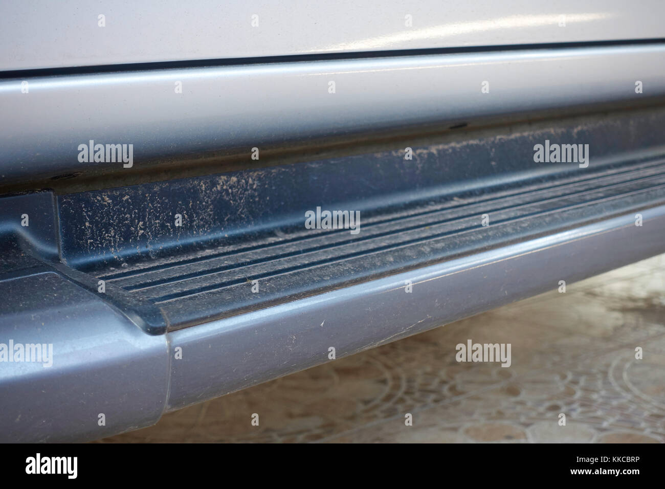 Side step hi-res stock photography and images - Alamy