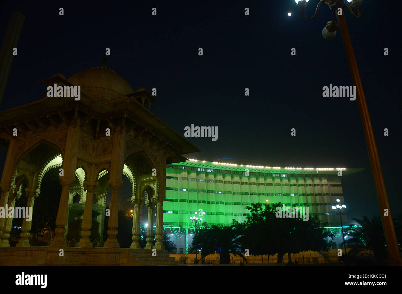 Lahore, Pakistan. 30th Nov, 2017. An eye catching and beautiful view of ...
