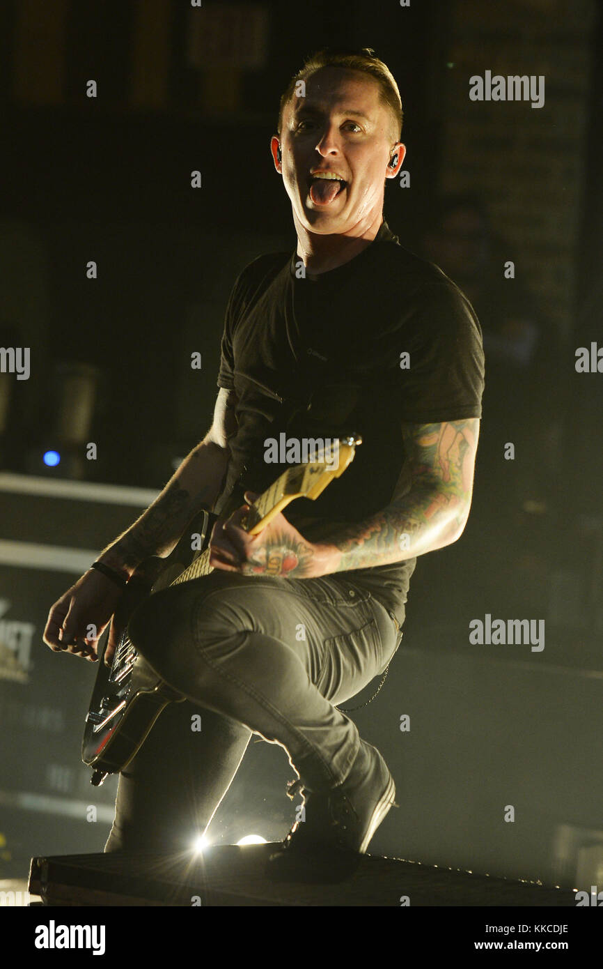 FORT LAUDERDALE FL - OCTOBER 14: Ryan Key of Yellowcard performs at ...
