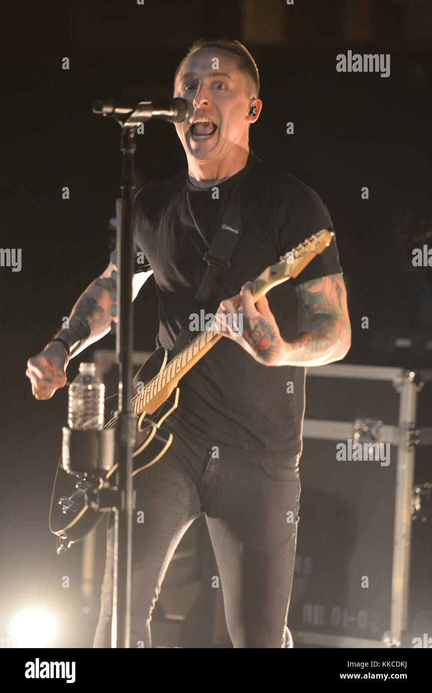 FORT LAUDERDALE FL - OCTOBER 14: Ryan Key of Yellowcard performs at ...