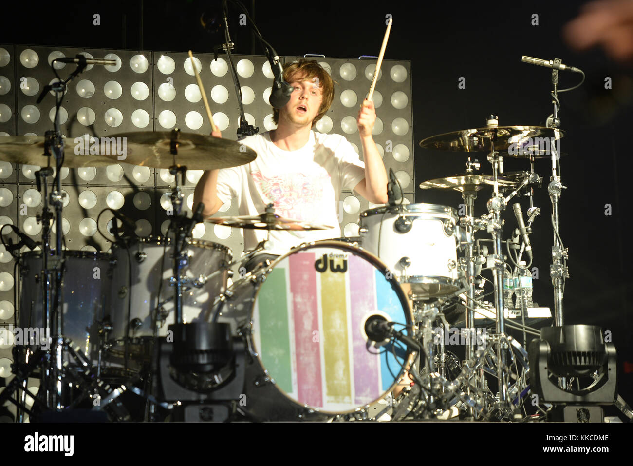 BOCA RATON - JULY 8: Ellington Ratliff of R5 performs at the Mizner ...